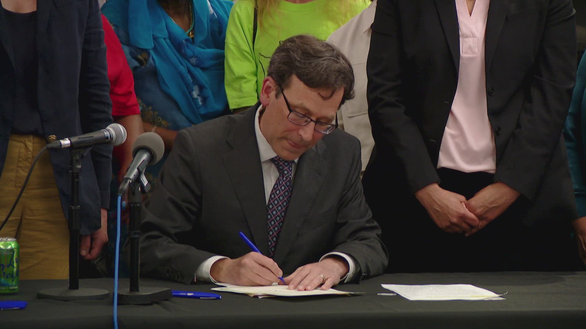 Washington caps rent increases at 10% in 2025 | king5.com