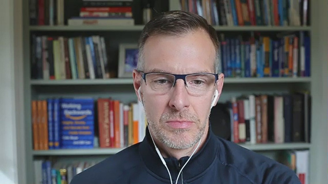 Former Amazon VP Bill Carr weighs in on Jeff Bezos transitioning to ...