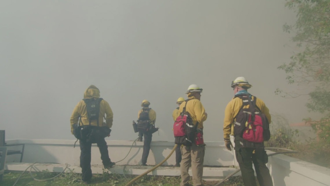 Western Washington firefighters battle Palisades Fire in Los Angeles ...