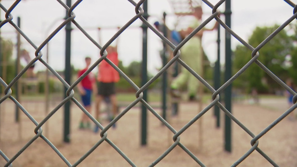 Bellingham parents fight to keep two neighborhood elementary schools ...