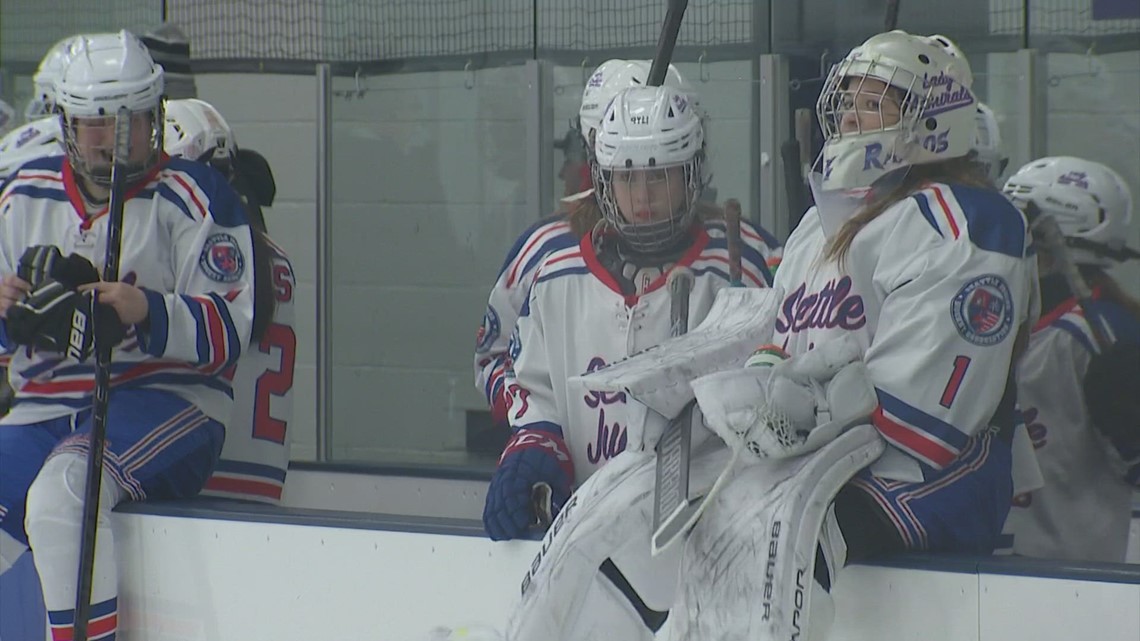 Seattle Junior Hockey Association girls team playing against boys ...