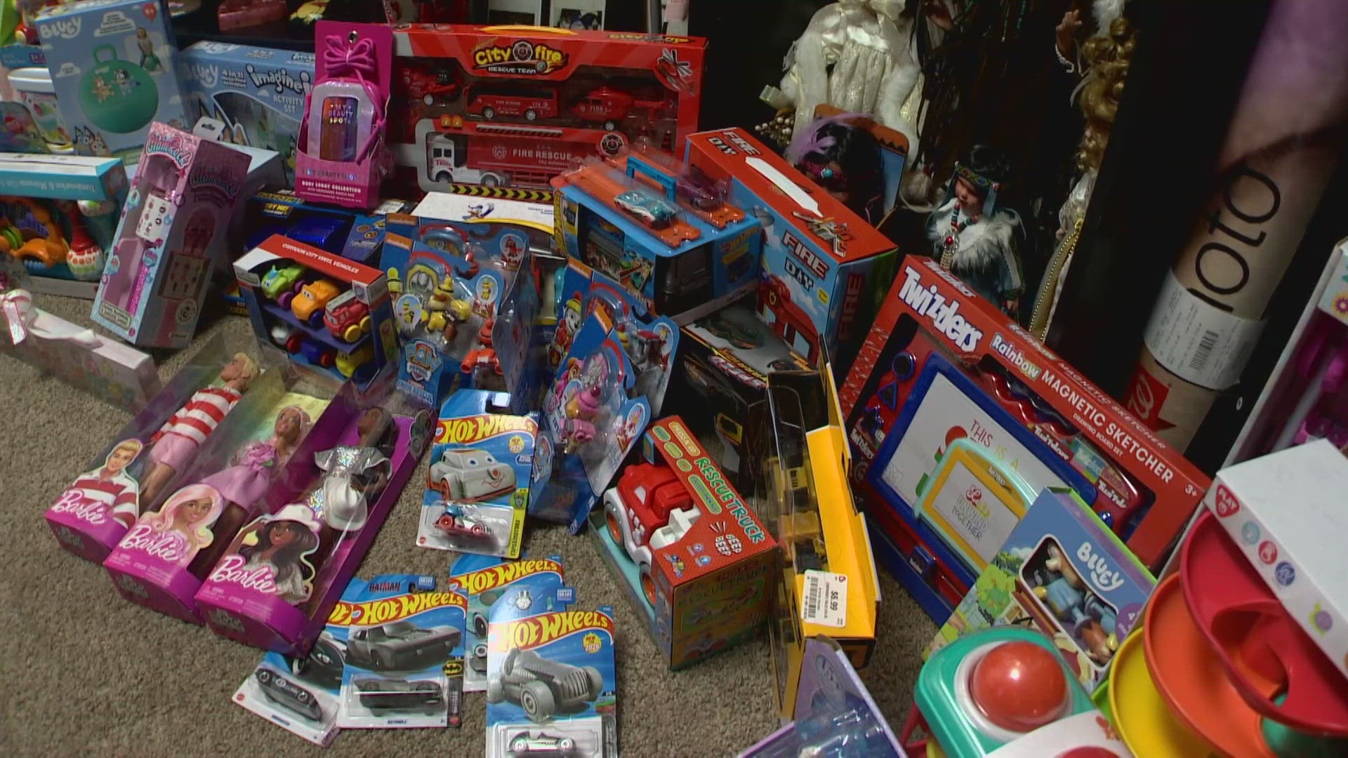 Family honors missing girl Teekah Lewis with holiday toy drive | king5.com