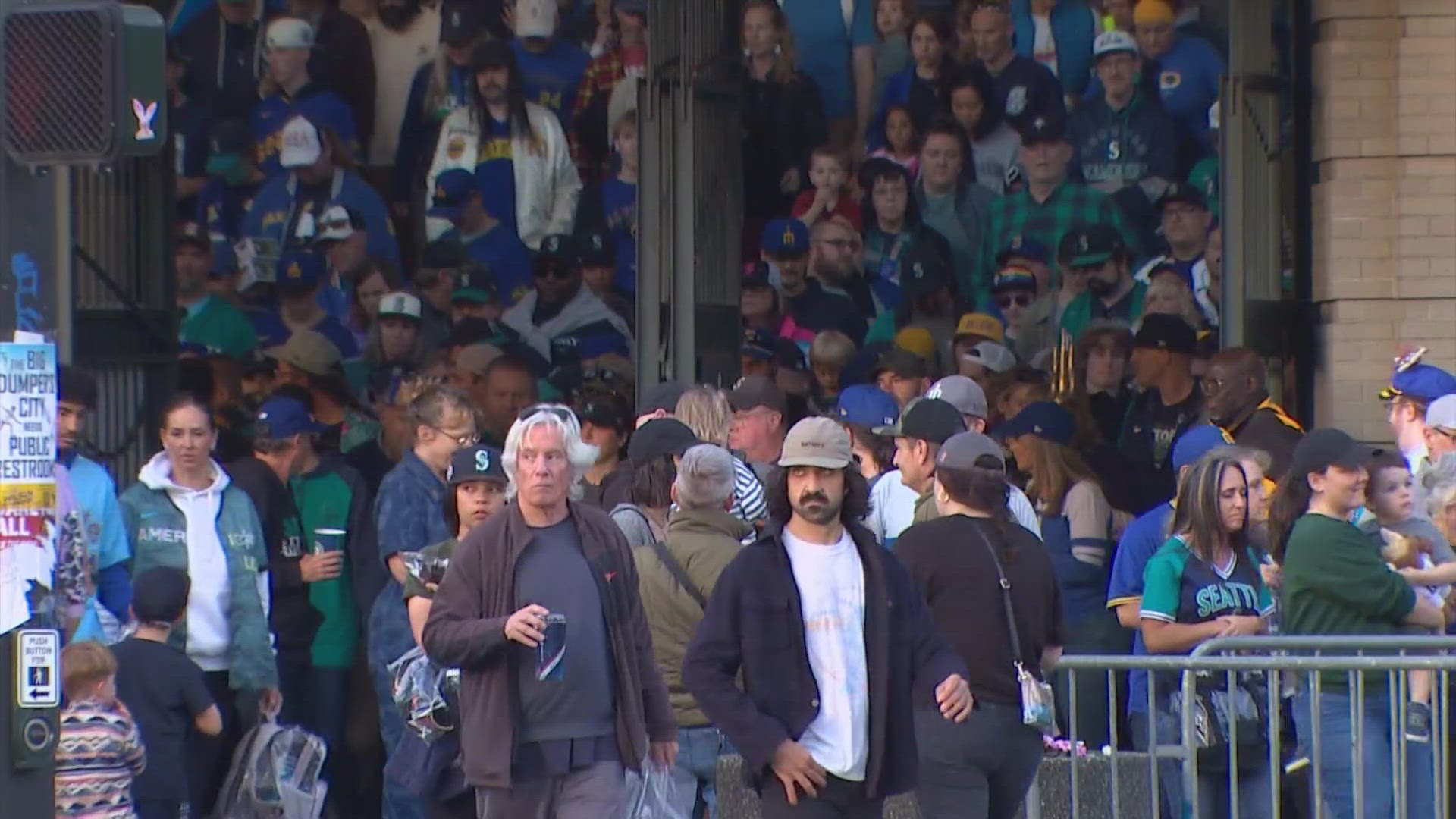 Seattle Mariners fans pay premium for ALDS parking | king5.com