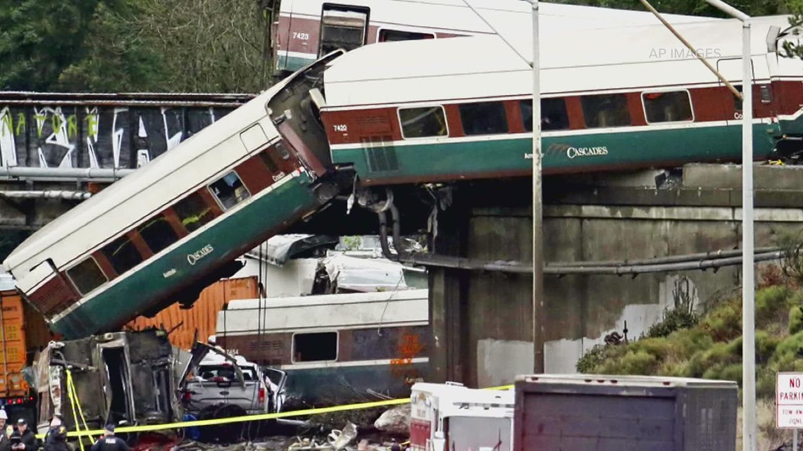 KING 5 photographer recalls exiting Amtrak train minutes before deadly ...