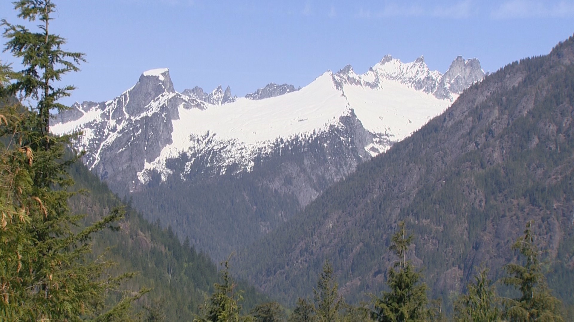 Hit the road on these 5 scenic Washington road trips | king5.com