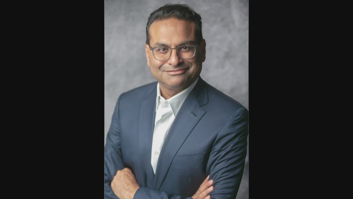 Starbucks CEO says he will work as a barista once a month | king5.com