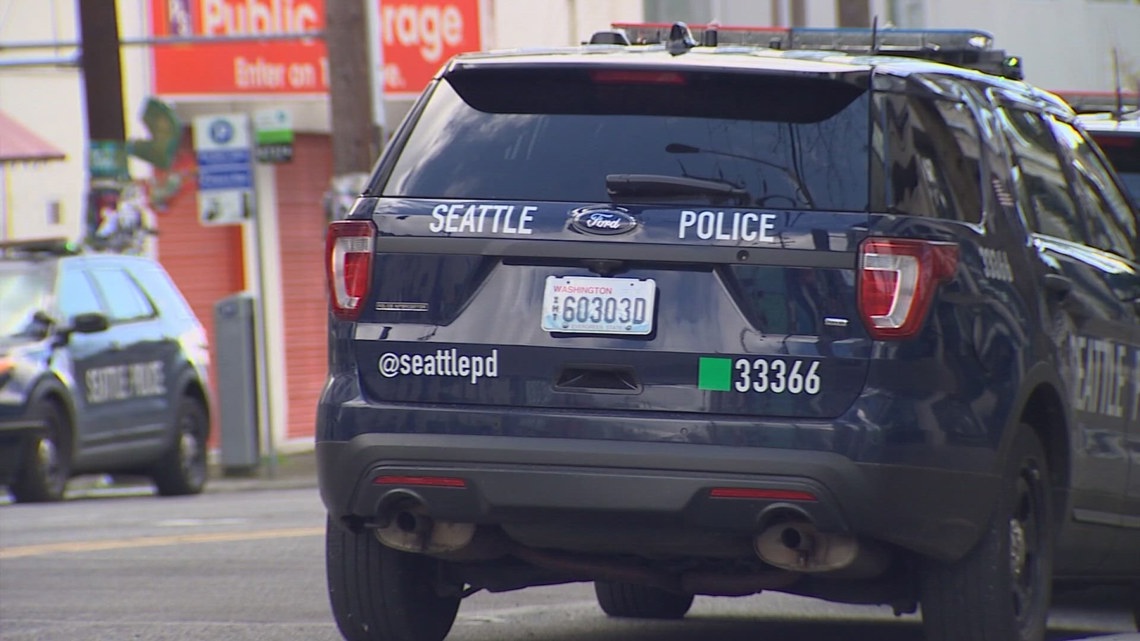 4 female police officers file lawsuit against SPD | king5.com