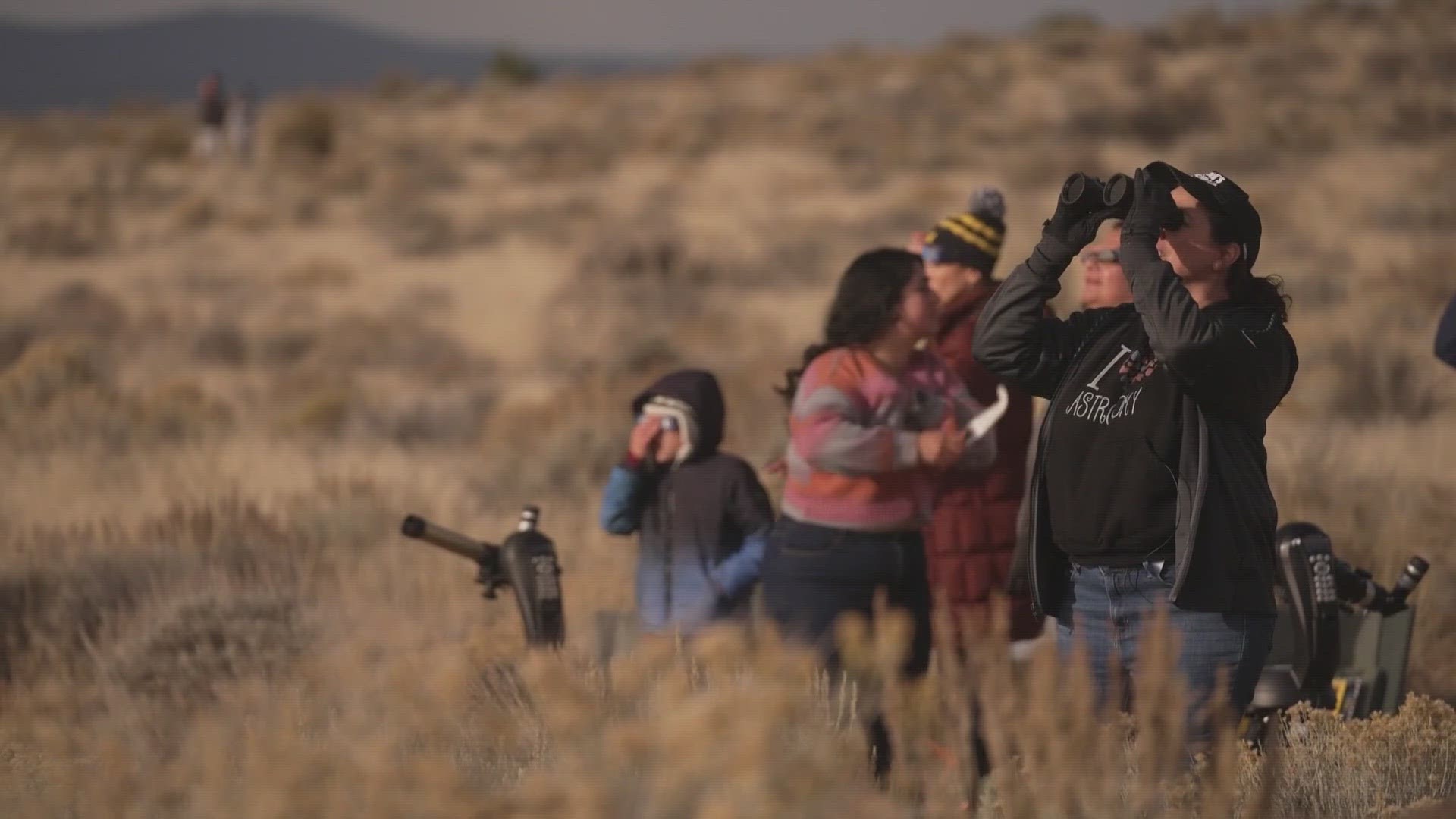 Observers enjoy a peak view of the annular eclipse in Oregon | king5.com
