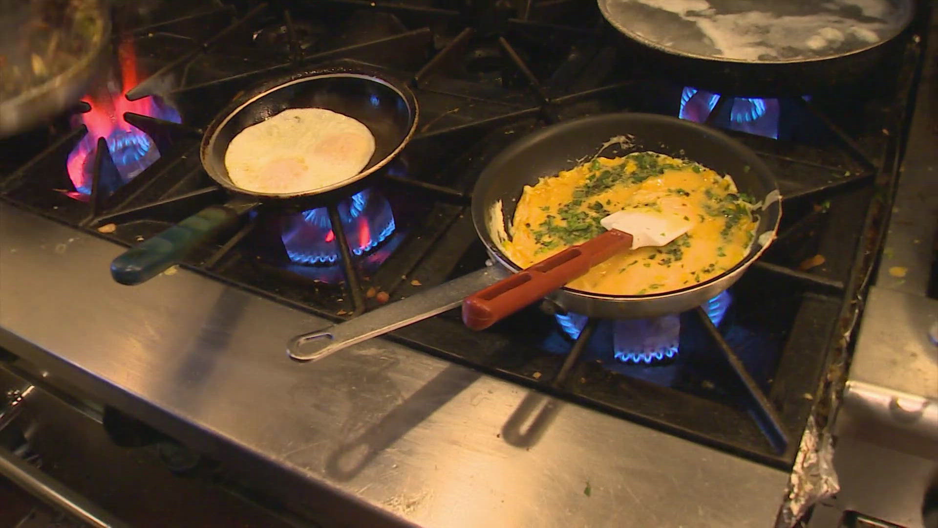 Egg shortage forcing restaurants, shoppers to change habits in Seattle ...