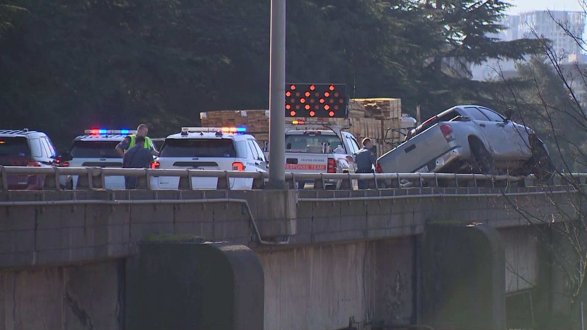 Car overhangs edge of I-5 in Seattle after wreck | king5.com
