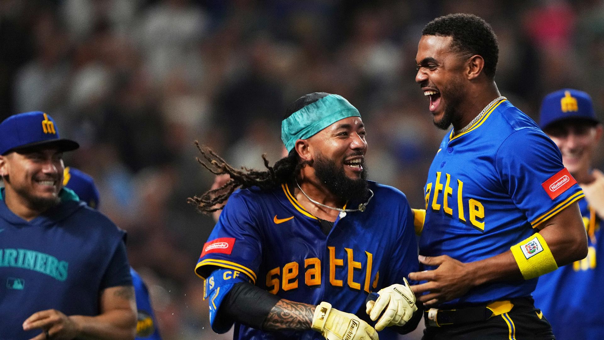 J.P. Crawford hits 2-run homer in 9th to lift the Mariners past the Rangers, 4-3 | king5.com