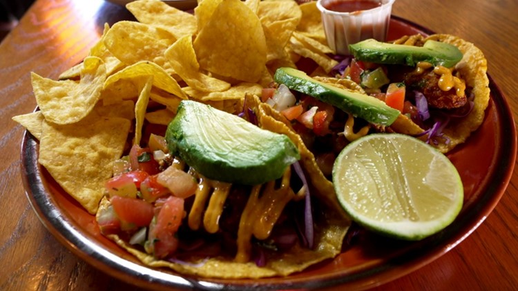 Happy silver anniversary to this iconic Seattle cafe! | king5.com