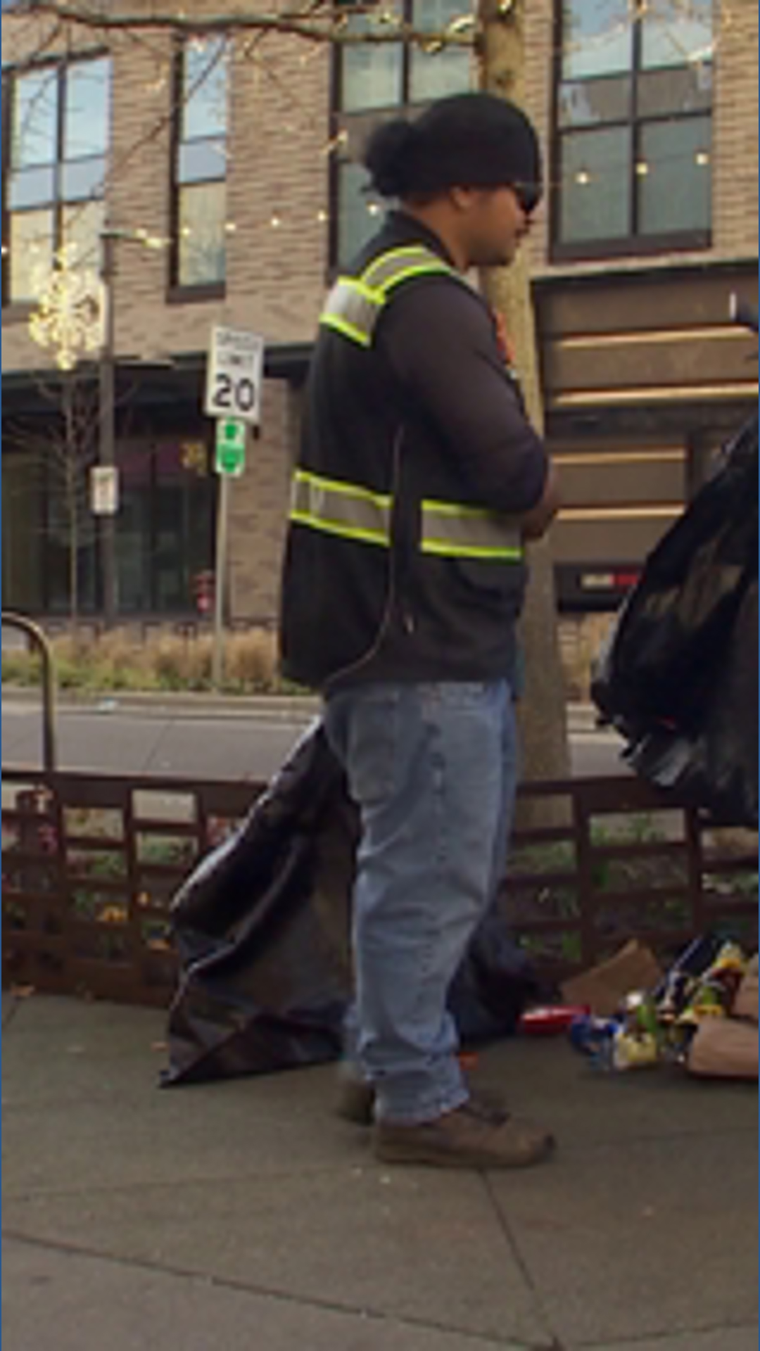 What it took to clean up after the Seahawks parade in Seattle | king5.com