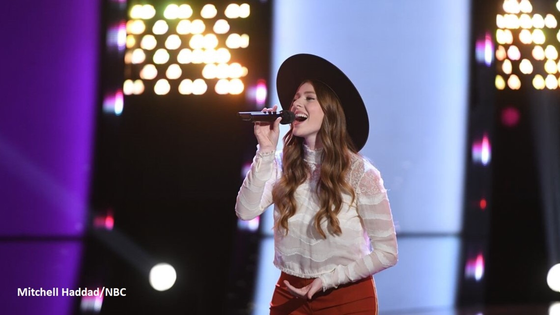 Maple Valley singer is #TeamLegend all the way | king5.com