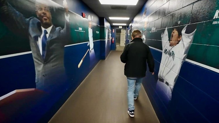 Inside the broadcast booth with Seattle Mariners radio announcer ...