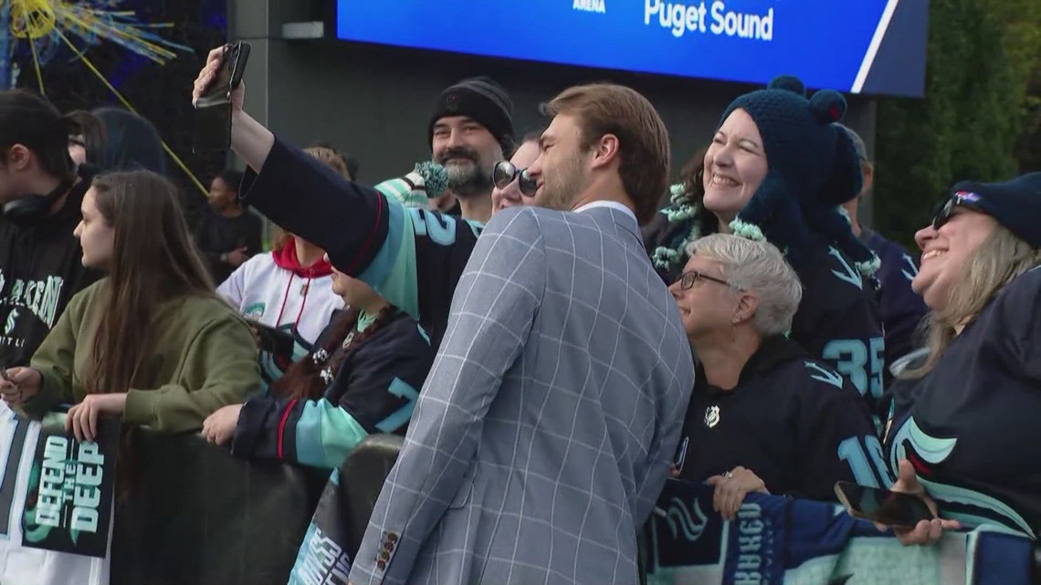 Kraken fans celebrate season home opener | king5.com