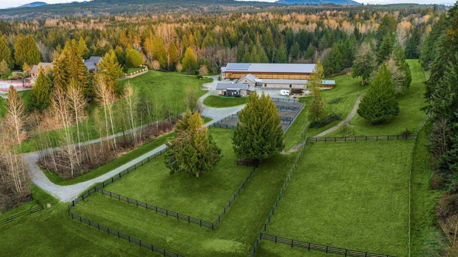 Humans and horses live in luxury at this Sustainable Equestrian Estate | king5.com