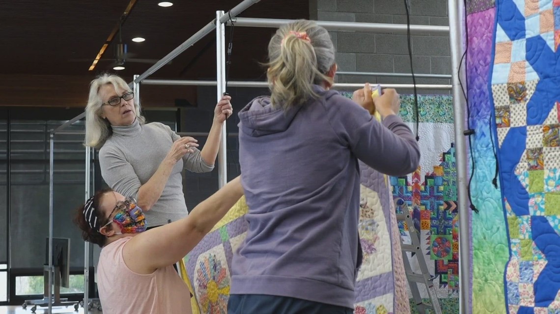 Stray Threads Quilt Show returns after 4-year hiatus due to COVID | king5.com