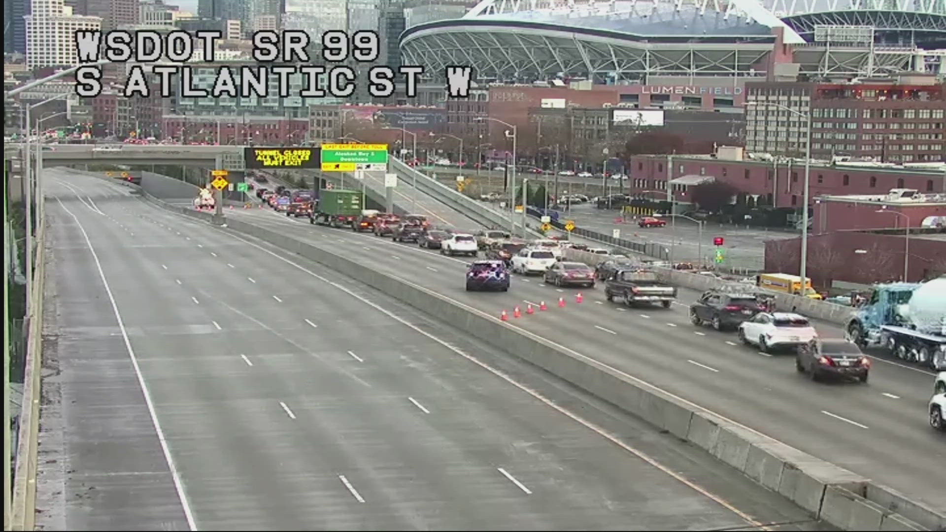 SR 99 tunnel in Seattle closes in both directions after power outage ...