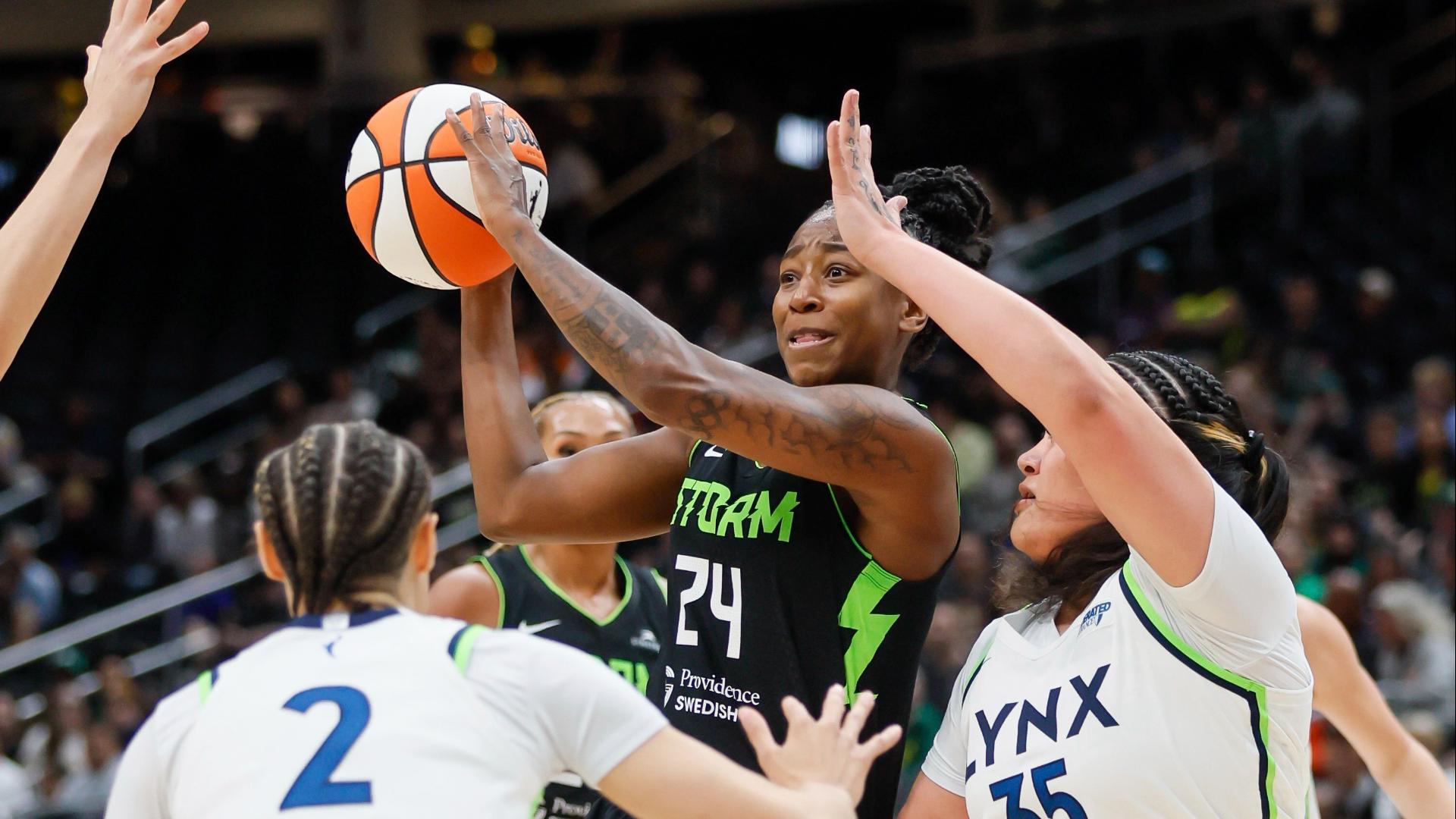 Alanna Smith scores career-high 22 points as the Lynx beat the new-look ...