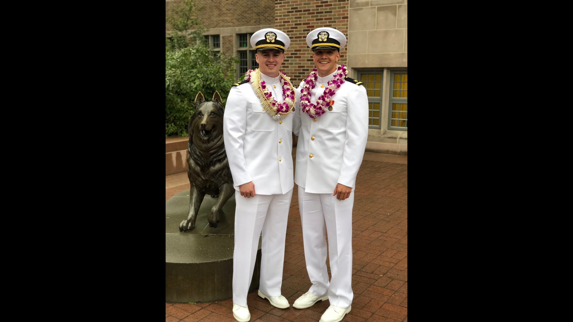 Two Navy pilots doing flyover for Washington-Michigan game in Seattle are UW alums | king5.com