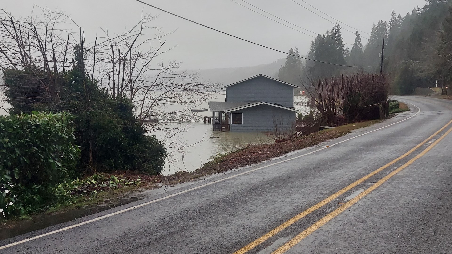Severe winds, flooding impacting western Washington Tuesday | king5.com