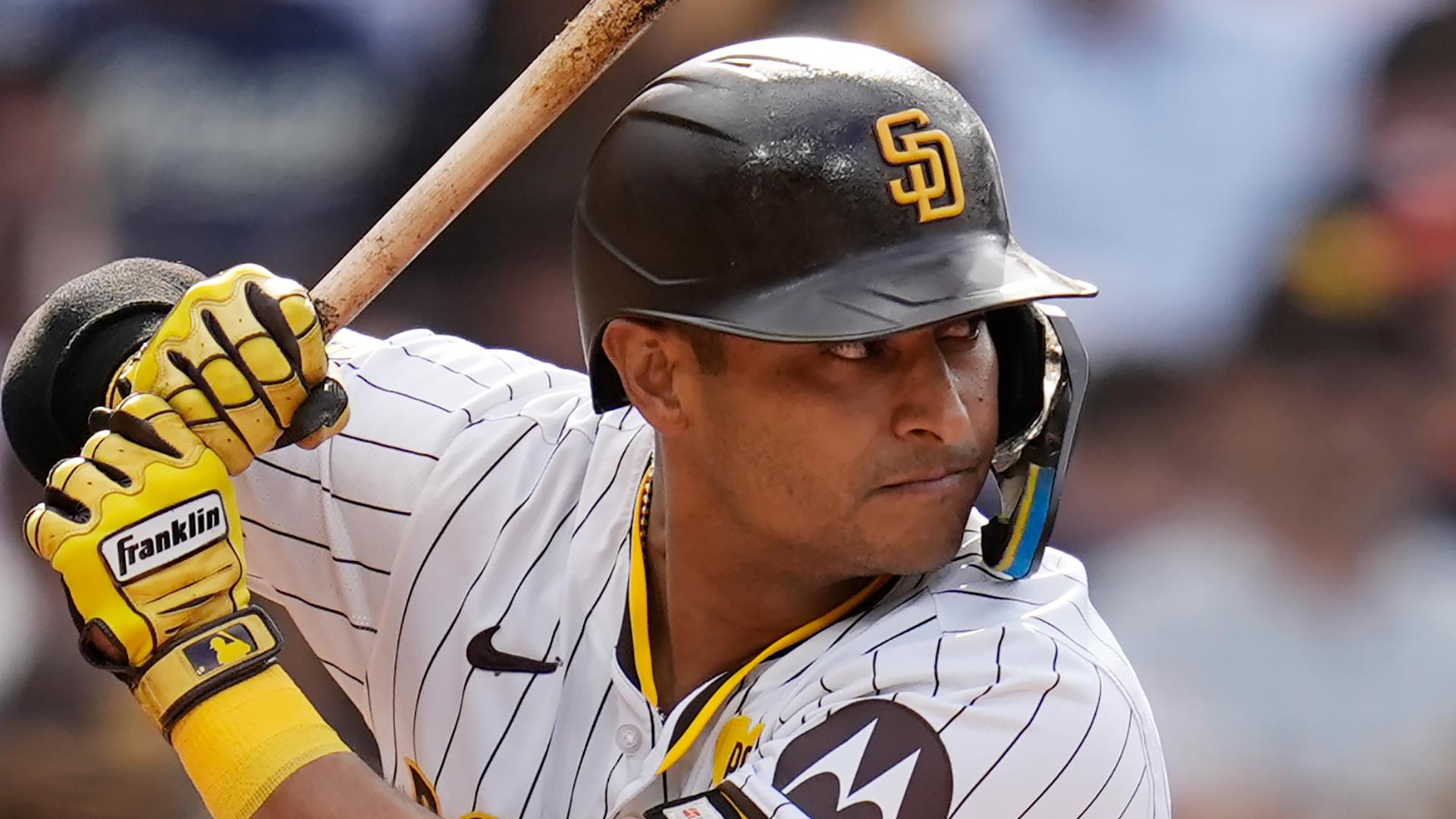 Donovan Solano and Mariners finalize $3.5 million, 1-year contract ...
