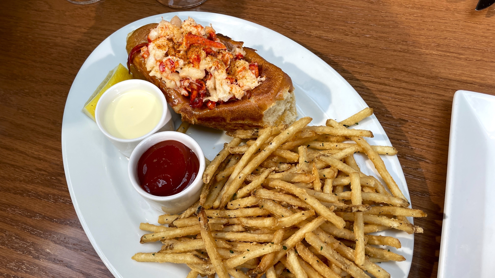 Tacoma's Lobster Shop serves delicious seafood | king5.com