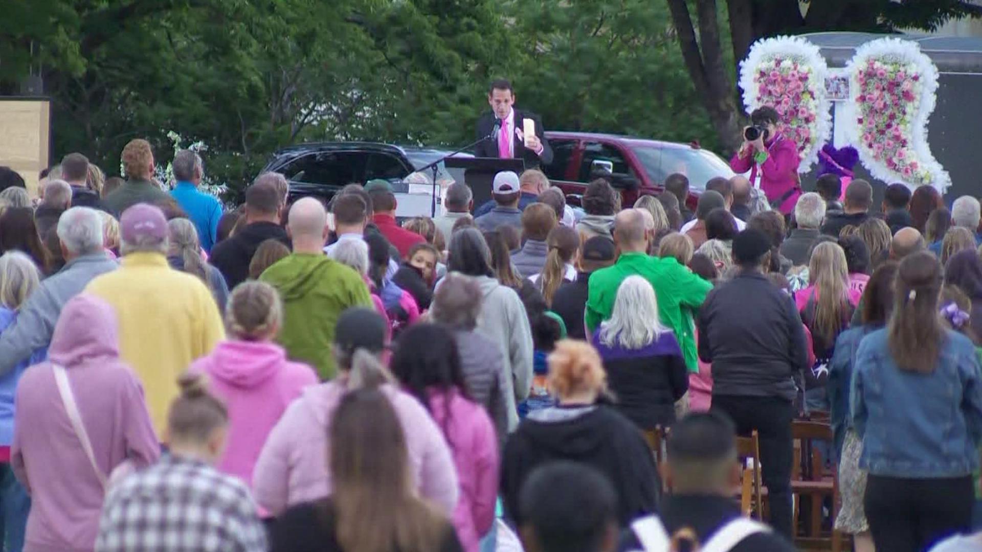 Memorial service for Paityn, Evelyn, and Olivia Decker | king5.com