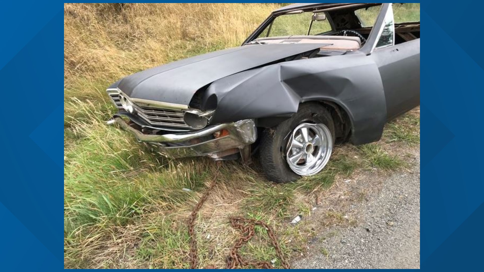 Video shows car fall off trailer, crash into car driving down I-5 in ...