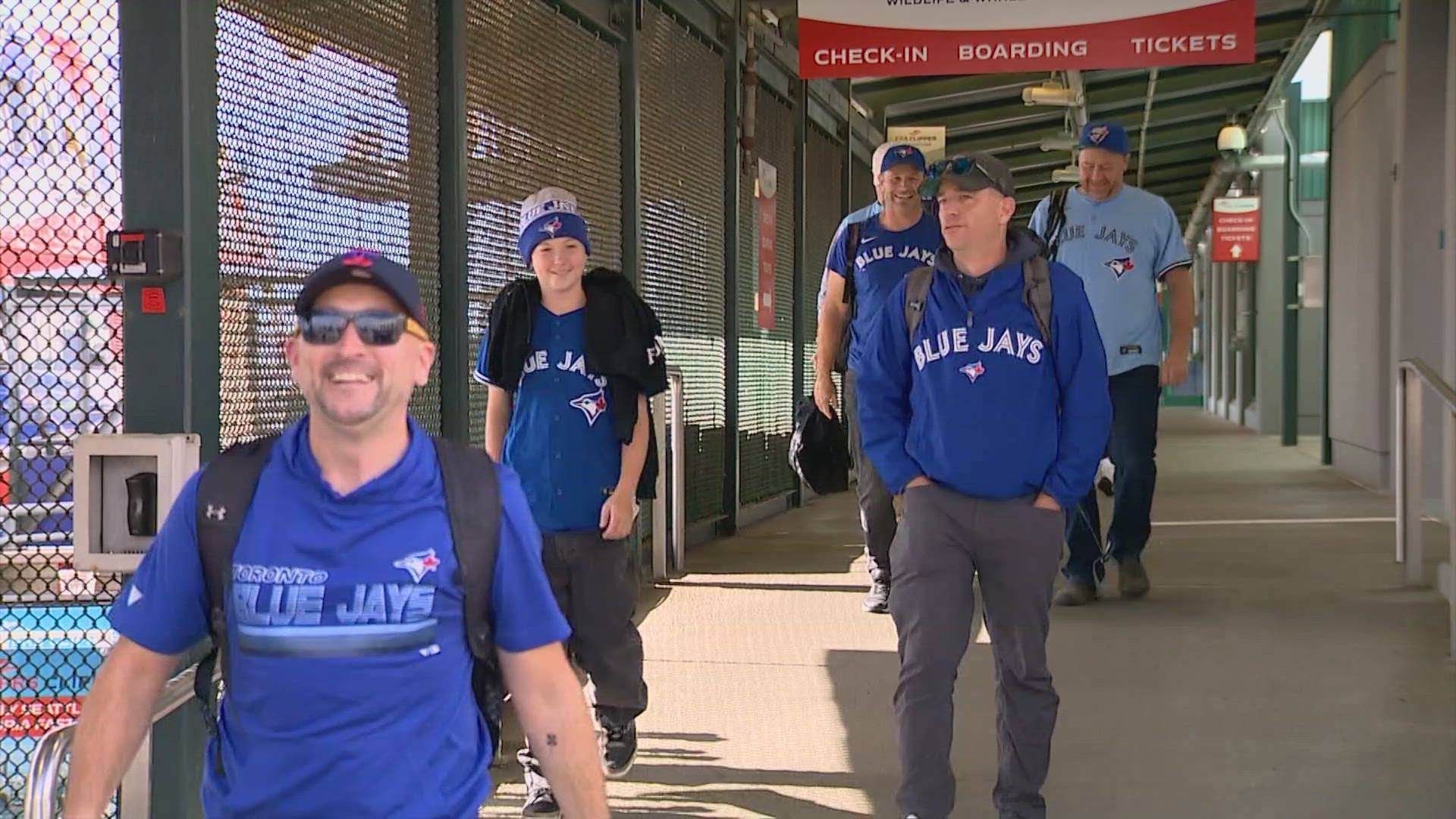 Key Los Angeles Dodgers pitcher left off World Series roster amid ...