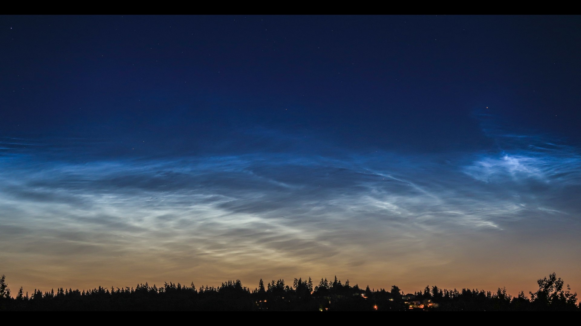 Seattle sees ‘one of the best’ displays of noctilucent clouds | king5.com