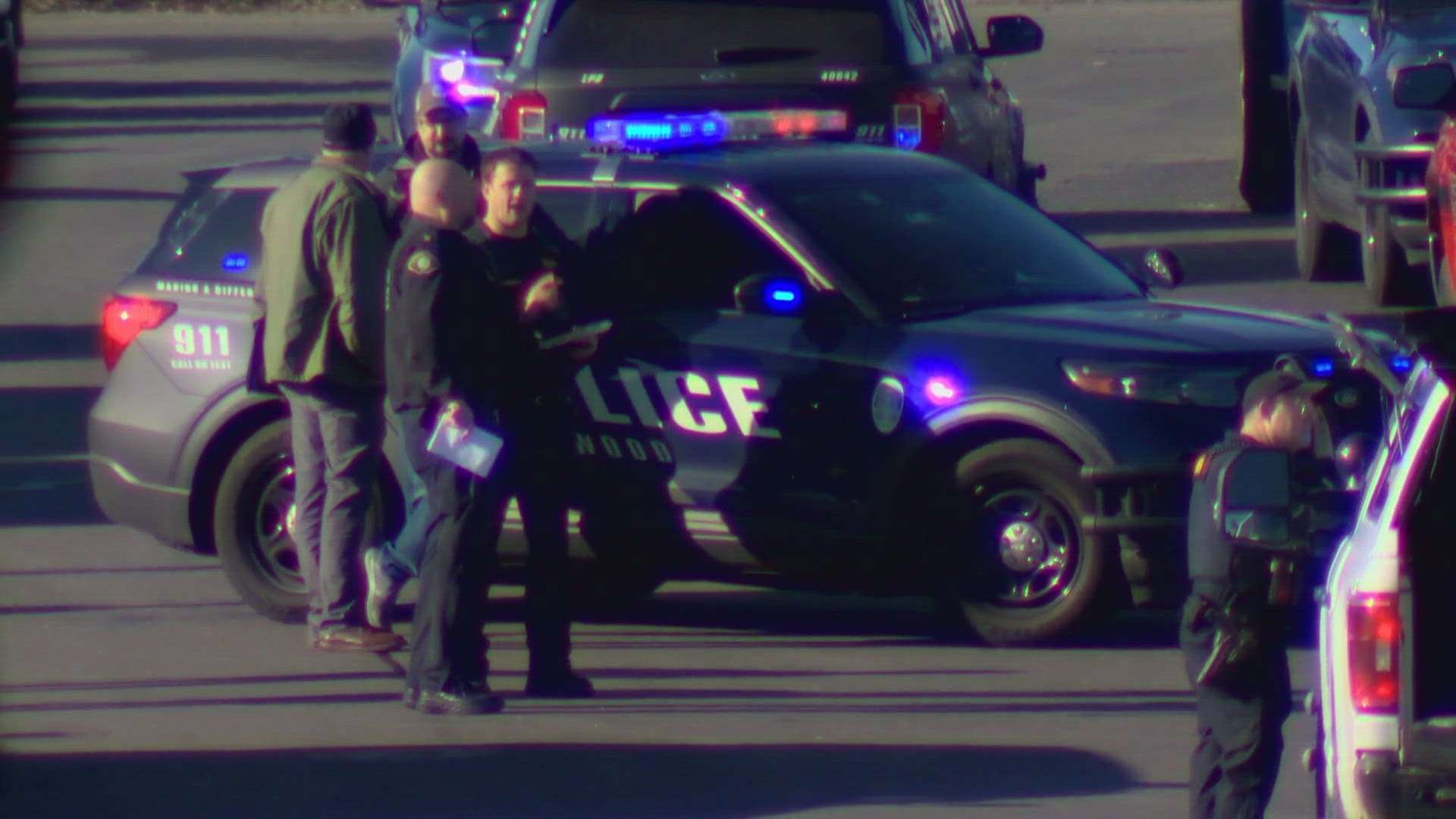 Suspect in custody after hourslong standoff in Lakewood | king5.com