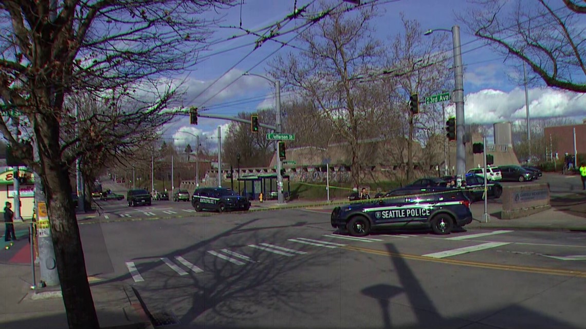 Teen girl injured in bus stop shooting near Garfield High School in ...