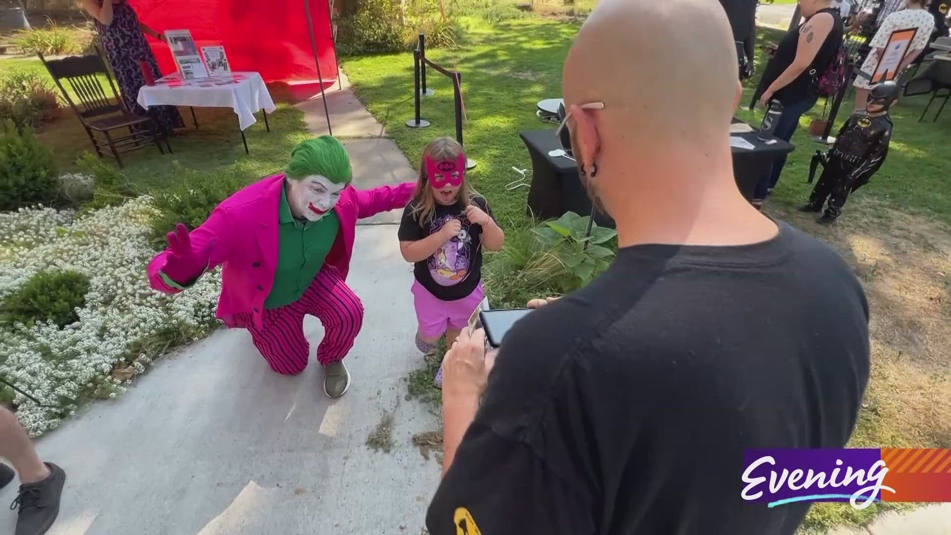 Fans celebrate annual Adam West Day in Walla Walla | king5.com
