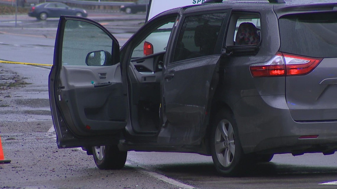 Carjacking suspect killed after police pursuit in Lake Stevens | king5.com