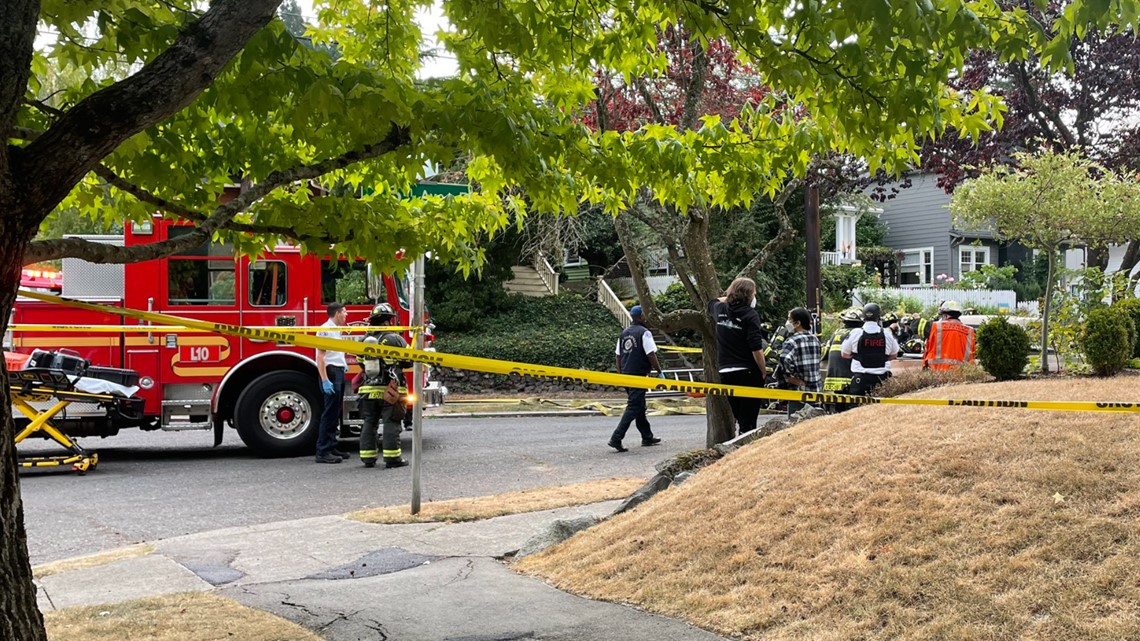 2 die in Seattle house fire after police say suspect tried to stab ...
