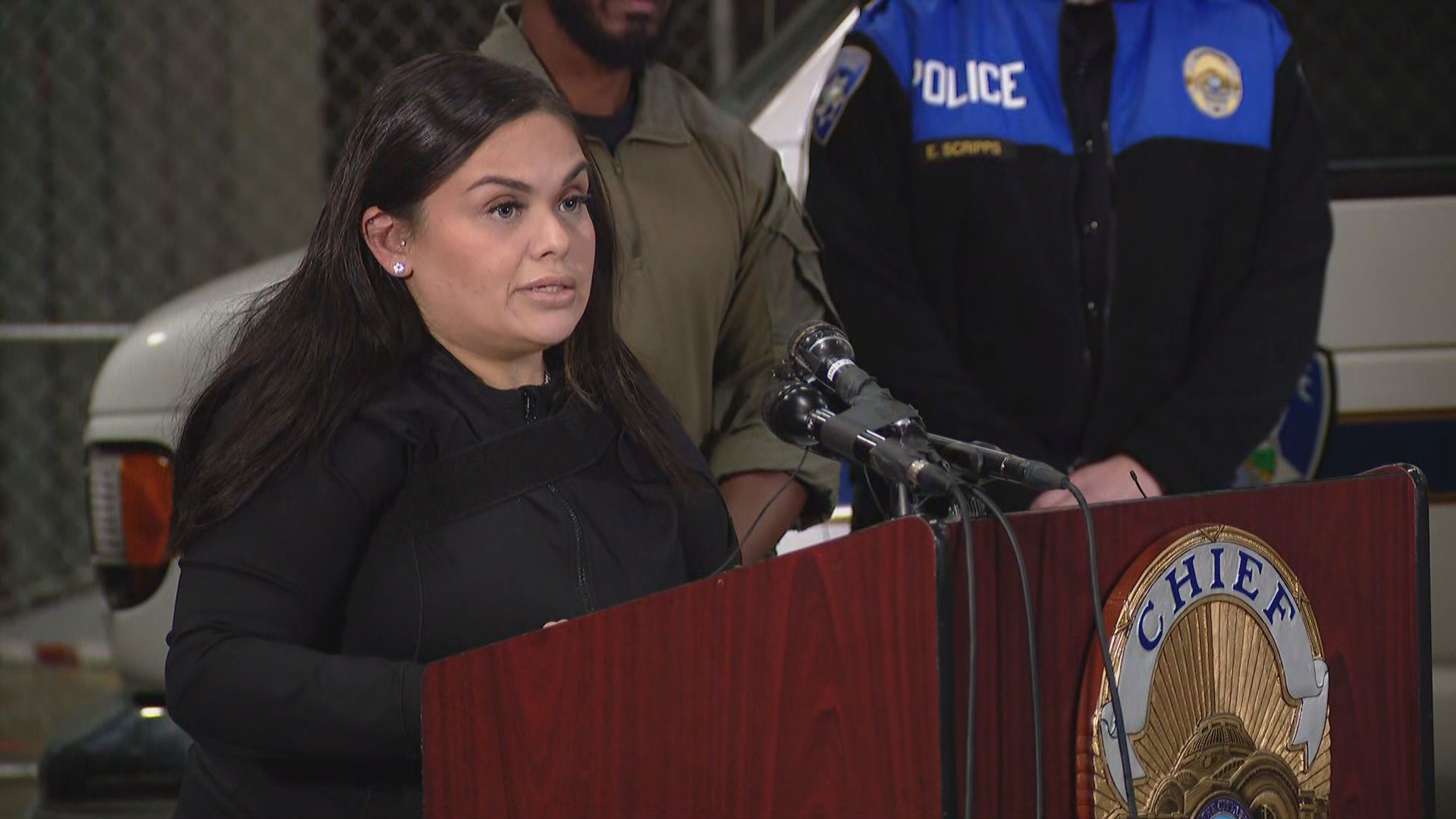 Tacoma woman thanks officers for swift action in July domestic violence ...
