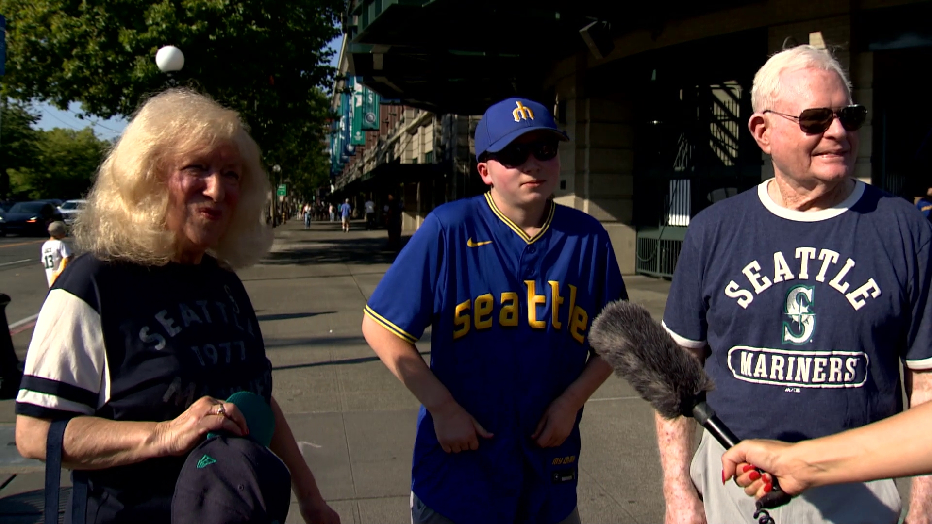 Cal Raleigh now eyes more history after breaking MLB catcher HR record ...