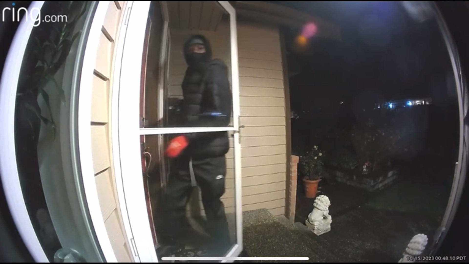 Attempted home invasion in Kent caught on Ring security camera | king5.com