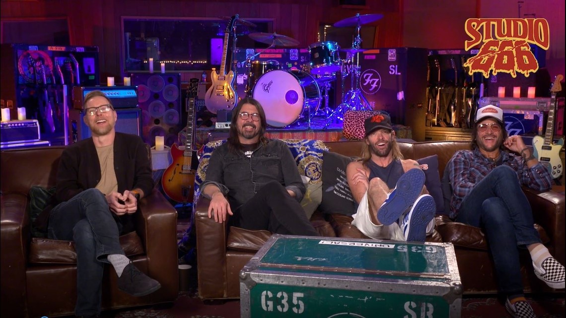 Foo Fighters explain why they make Pearl Jam joke in new movie | king5.com
