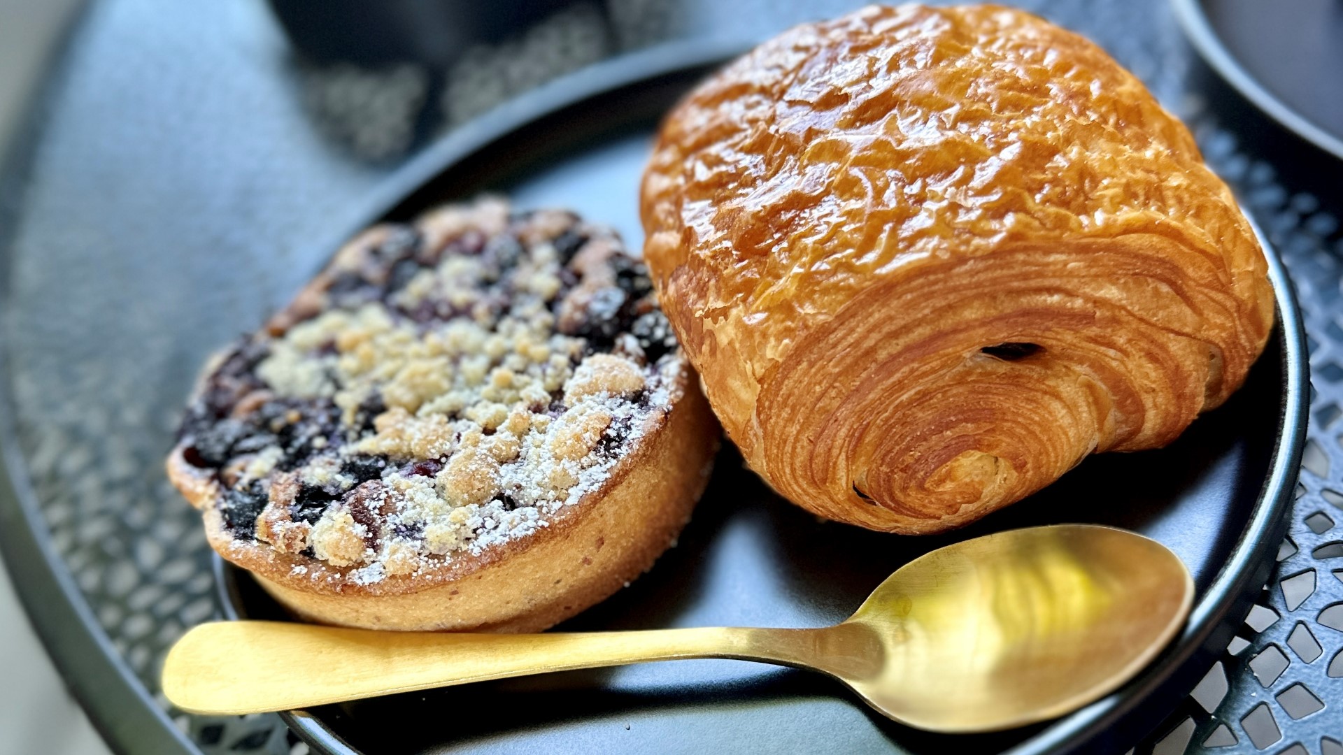 Ooh la la! Capitol Hill bakery serves authentic French pastries | king5.com