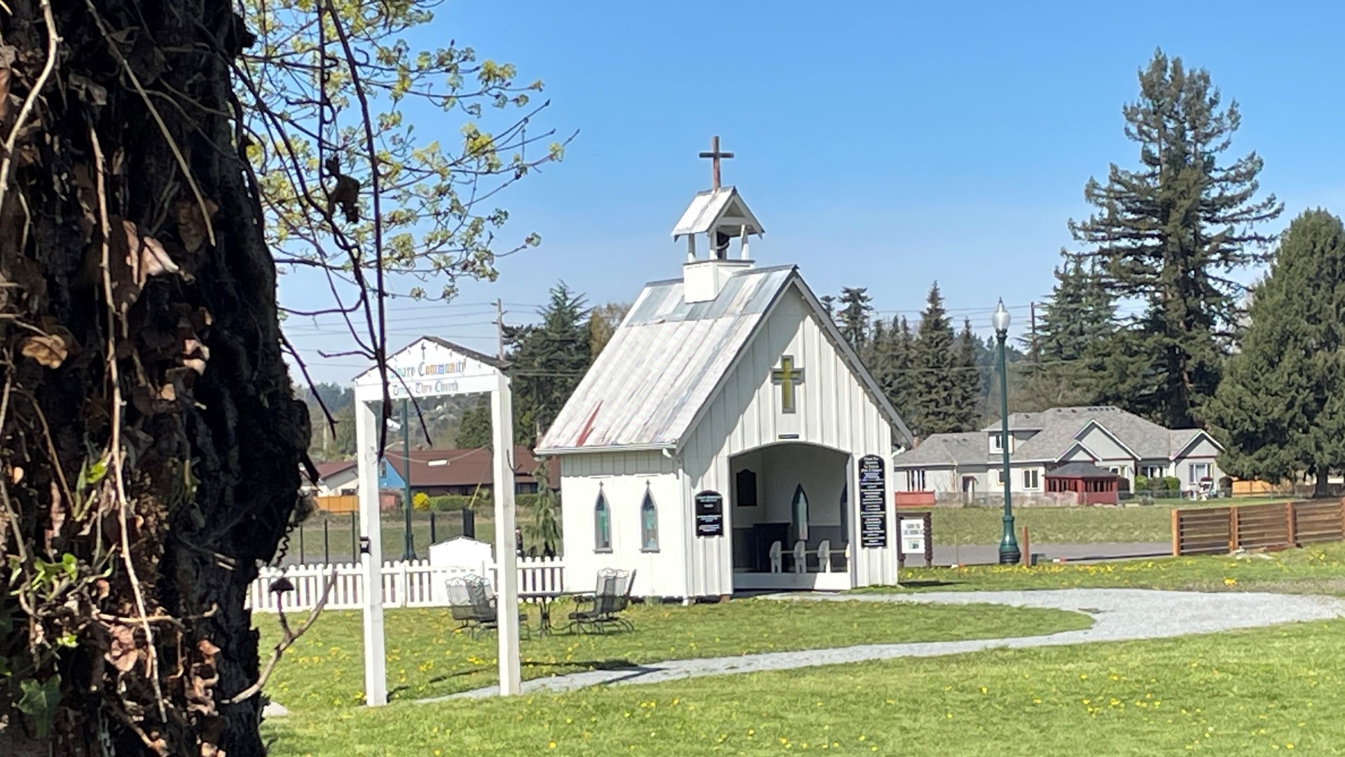 Sumner drive-thru church is more than a roadside attraction | king5.com