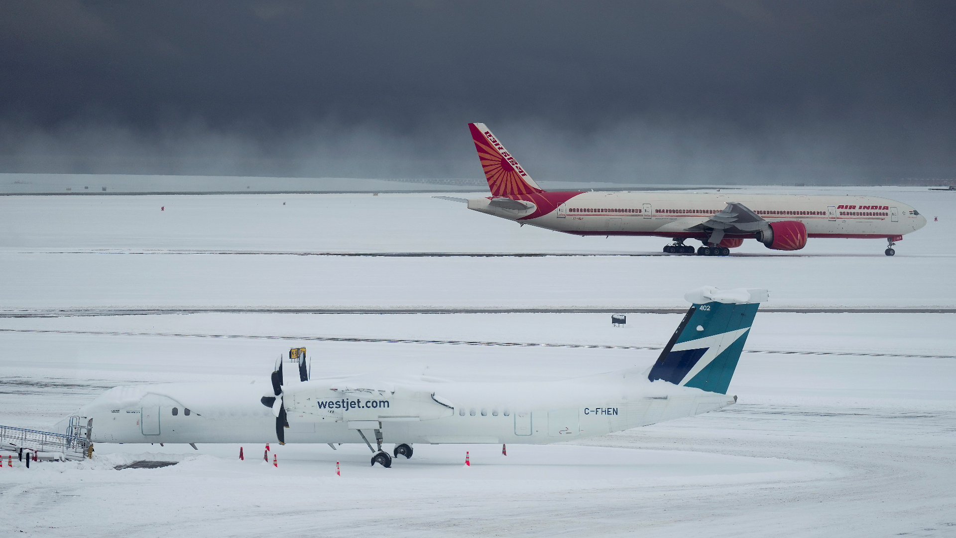 Snowstorm impacts flights at Vancouver airport | king5.com