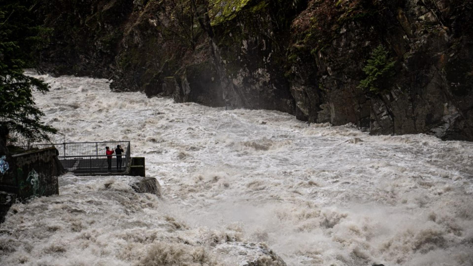 PHOTOS: Rivers overflow, cities flood in western WA | king5.com