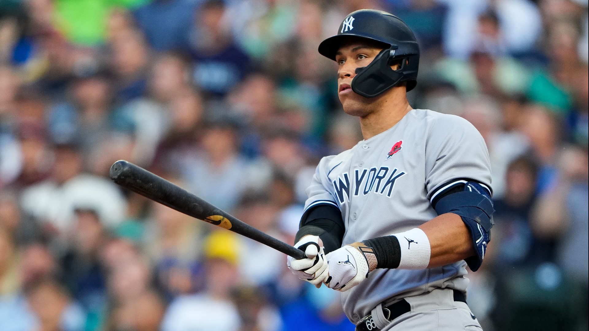 Judge's 2 HRs lead Yankees over the Mariners 10-4 | king5.com