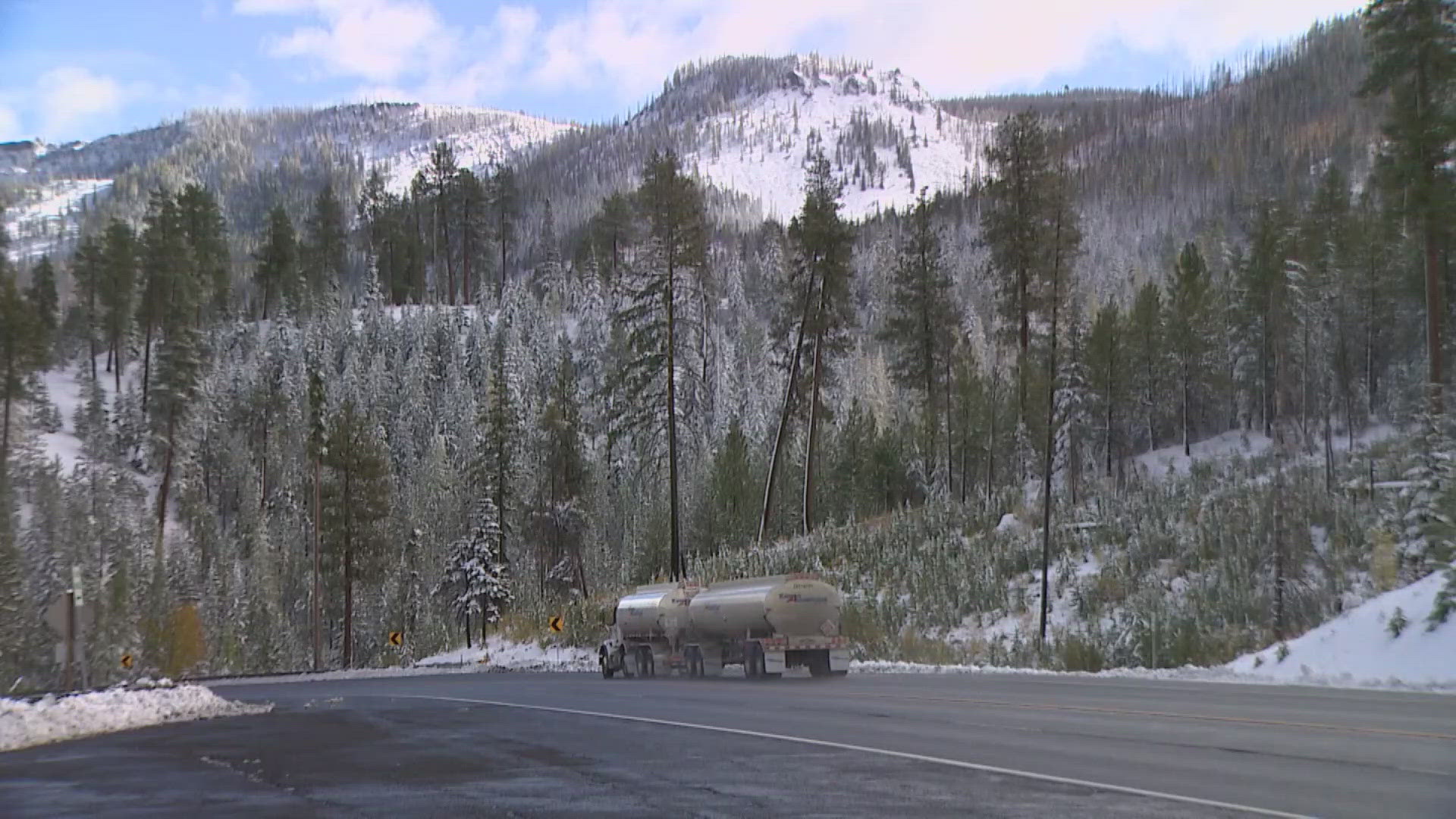 Semi-truck collisions block Blewett Pass amid heavy snow | king5.com