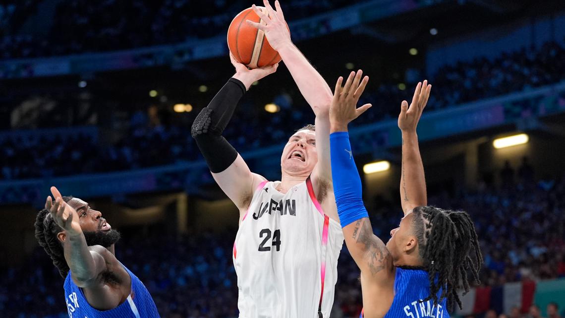 How Shoreline's Josh Hawkinson was born into basketball before becoming ...