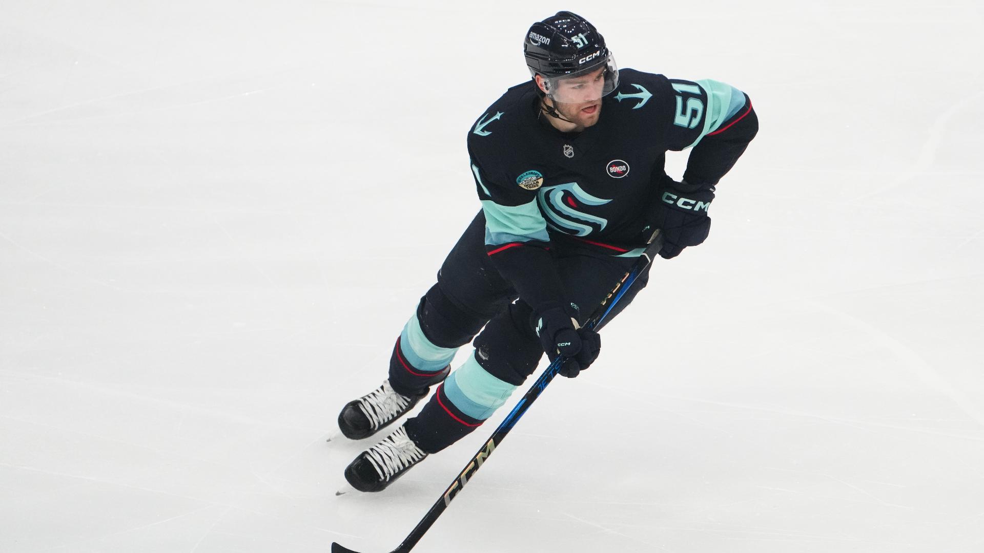 Patrick Kane scores in SO as Red Wings beat Kraken 5-4 for 7th straight ...