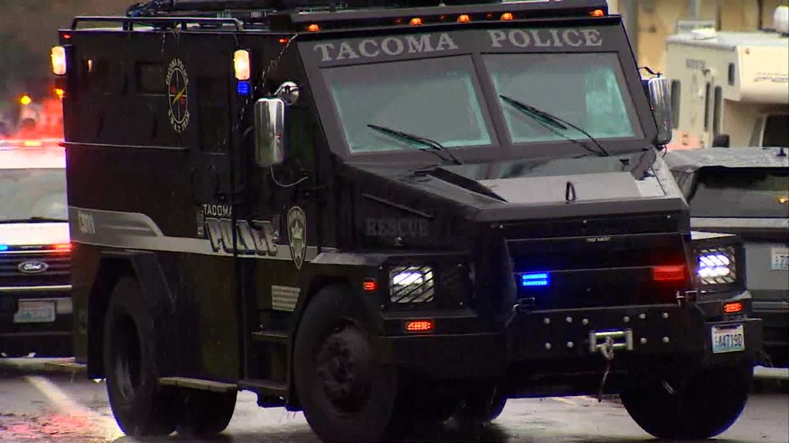 BREAKING: Police standoff in Parkland | king5.com